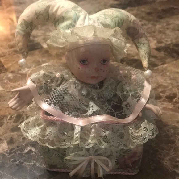 Accents | Dont Be Afraid Of This Soothing Musical Jester Clown Its ...